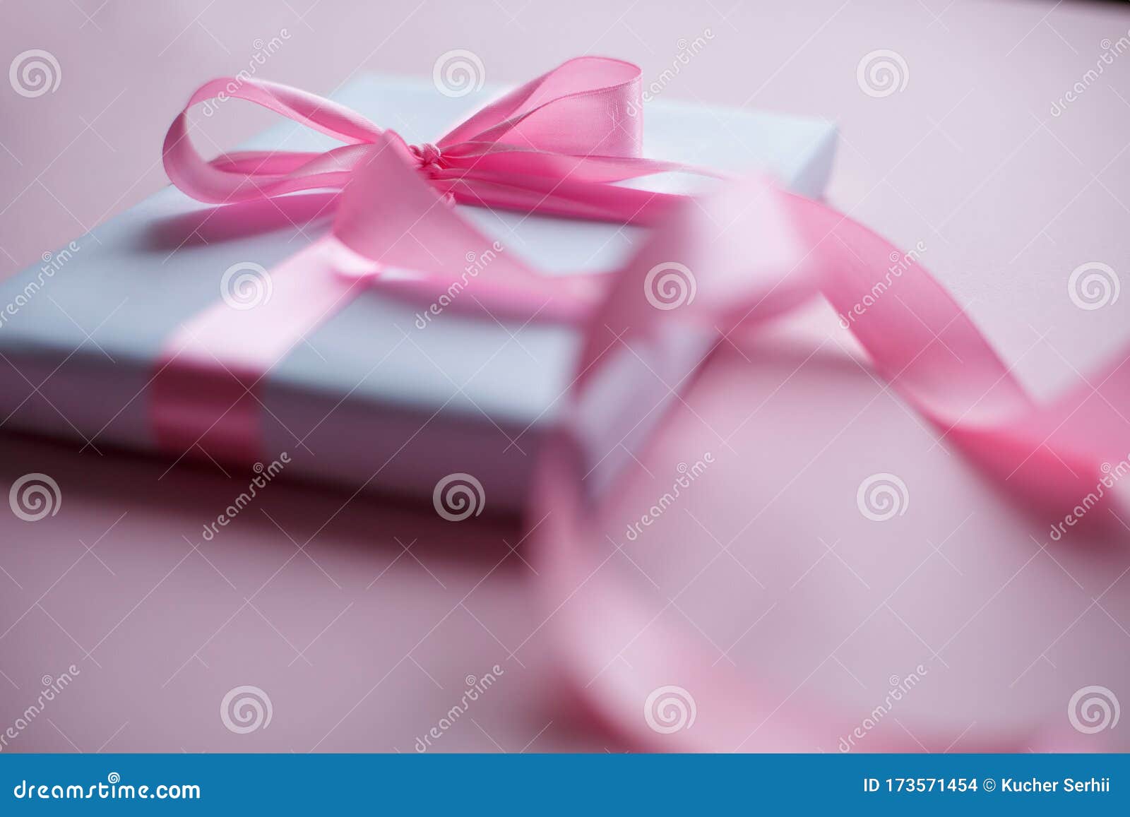 Decorative White Gift Box with Pink Bow and Long Beautiful Ribbon Stock ...