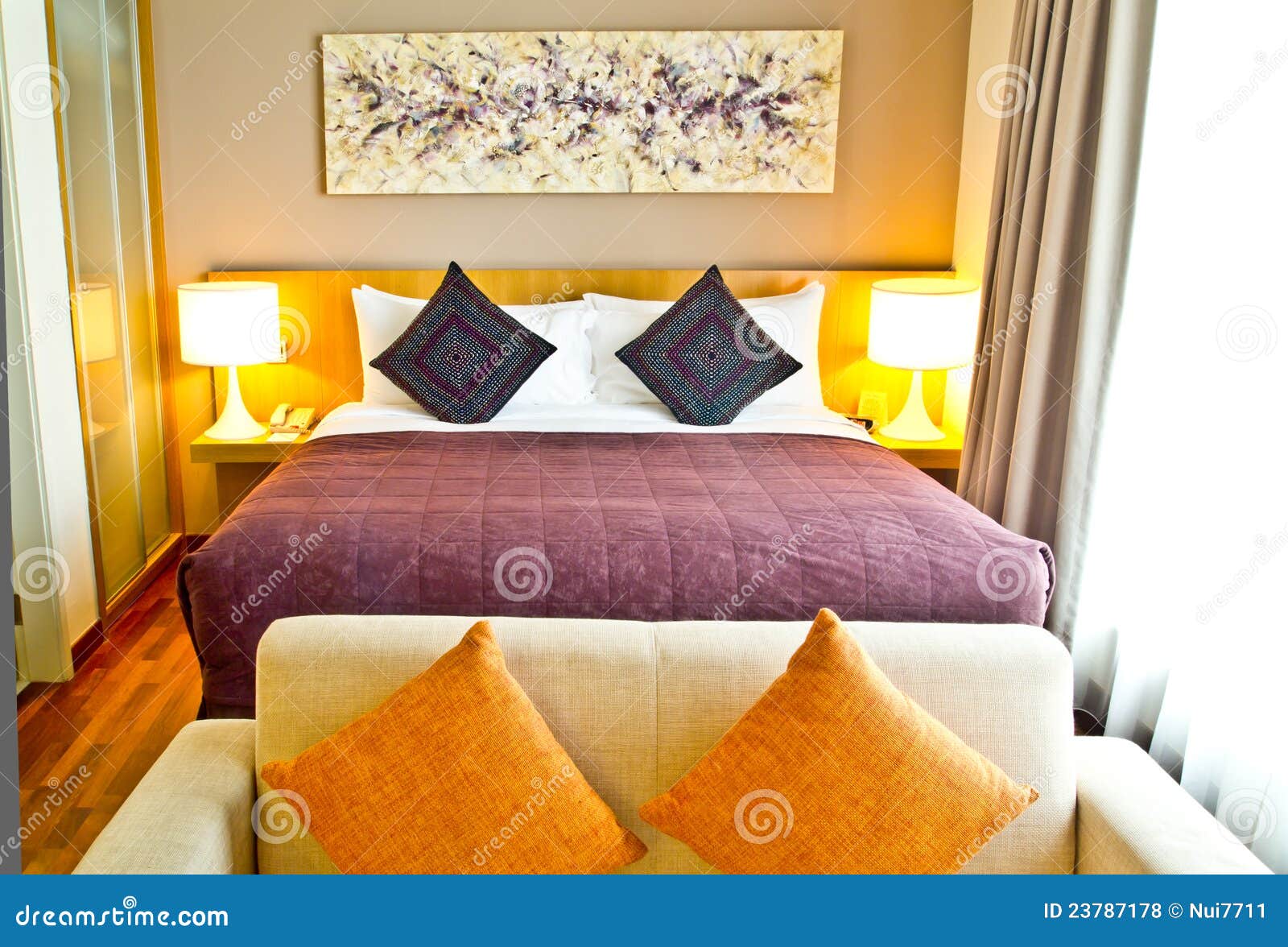 Decorazione Di Una Camera Di Albergo Fotografia Stock - Immagine di ...