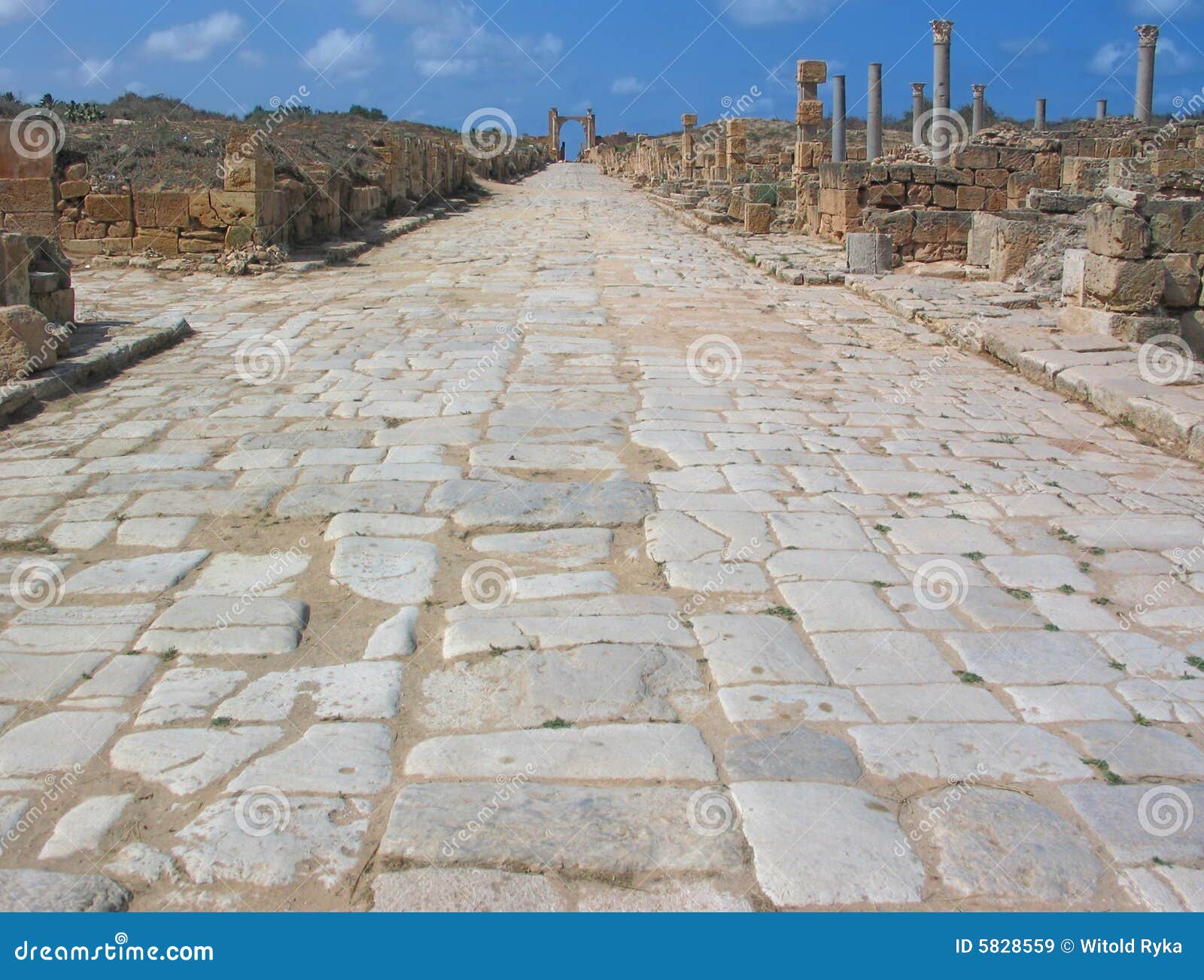 Decumanus Maximus Street in Leptis Magna Stock Image - Image of magna ...