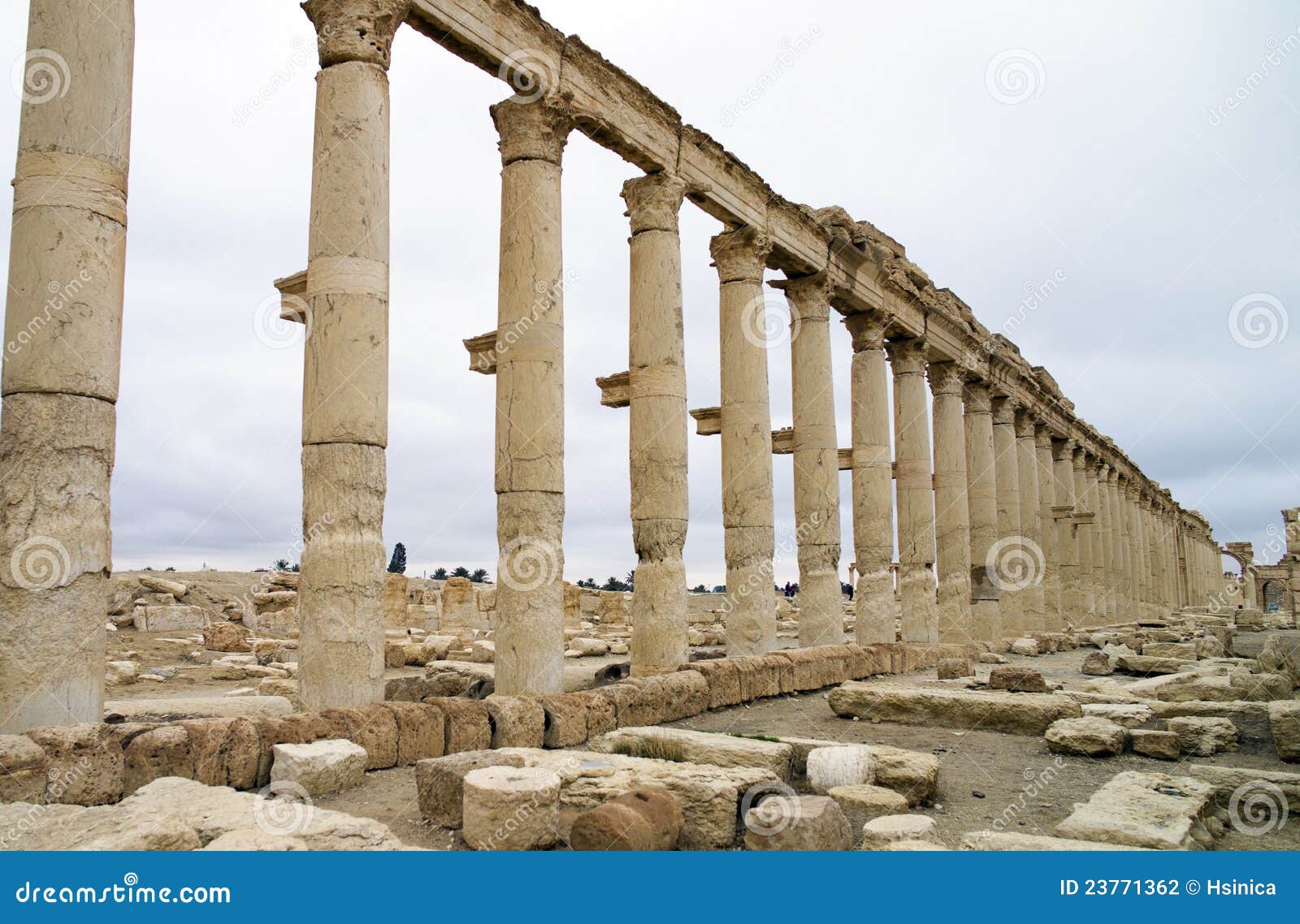 The Decumanus at Palmyra, Syria Stock Photo - Image of pylon, palmyra ...
