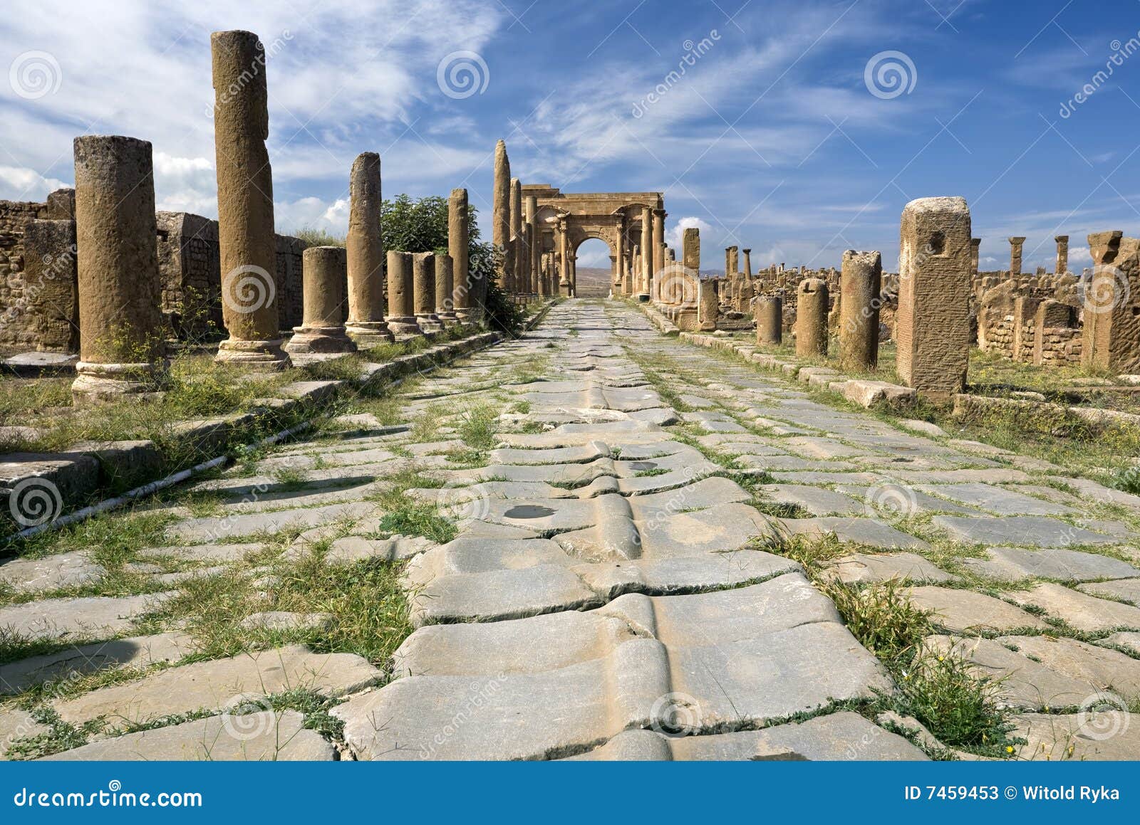 Decumanus street in Timgad stock image. Image of stone - 7459453