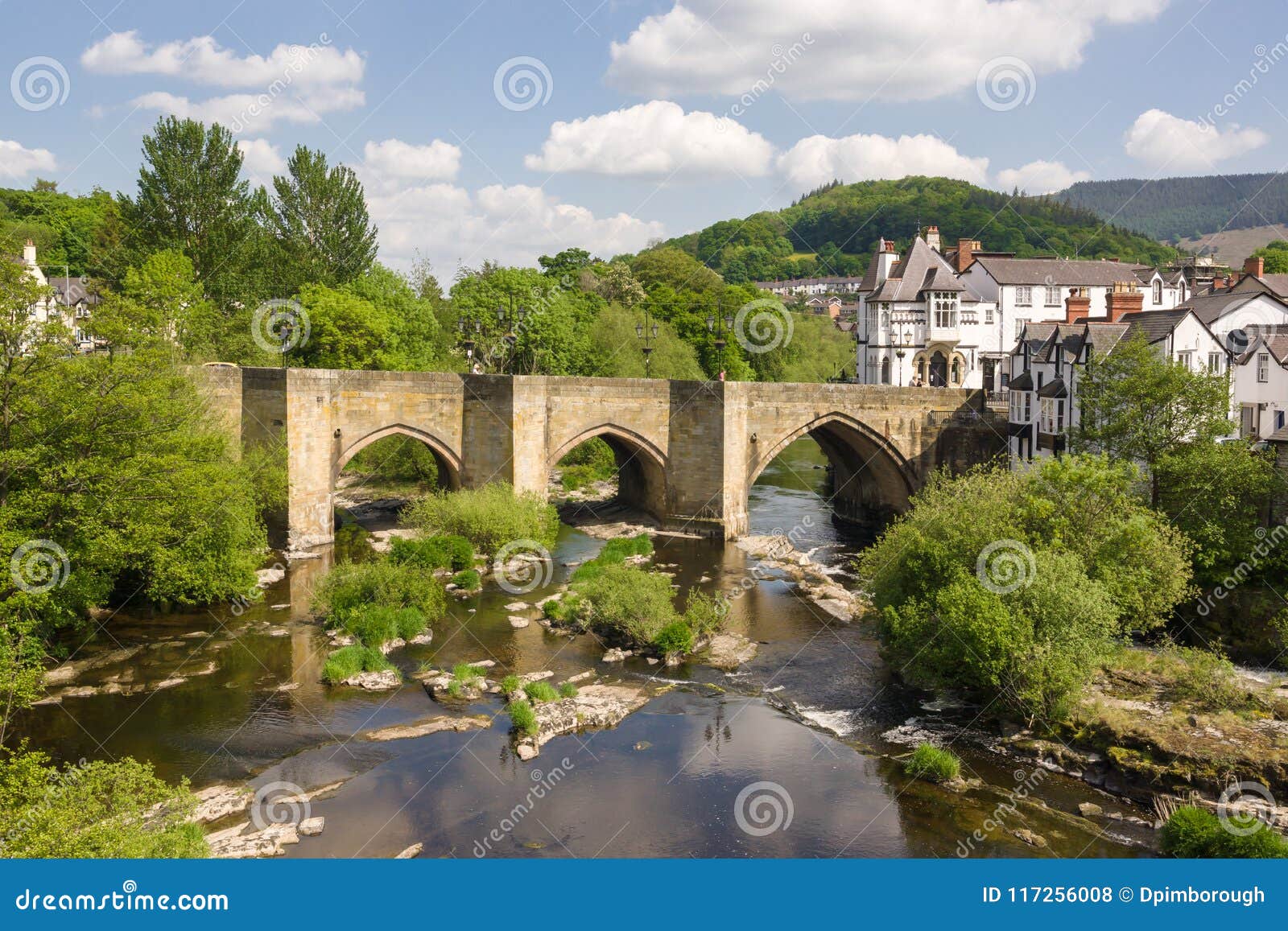 Dee Bridge Llangollen foto de archivo. Imagen de edificio - 117256008