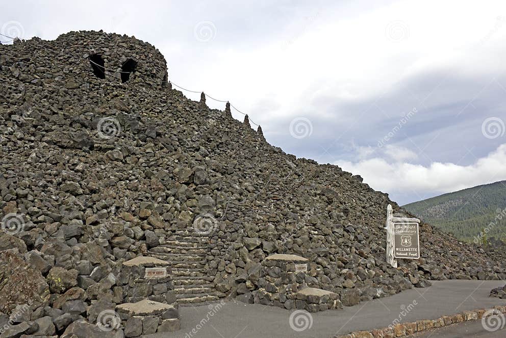 Dee Wright Observatory Central Oregon Stock Photo - Image of oregon ...