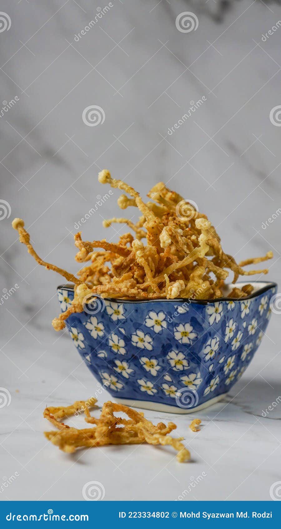 Deep Fried Enoki Mushrooms in a Bowl. Stock Photo - Image of golden ...