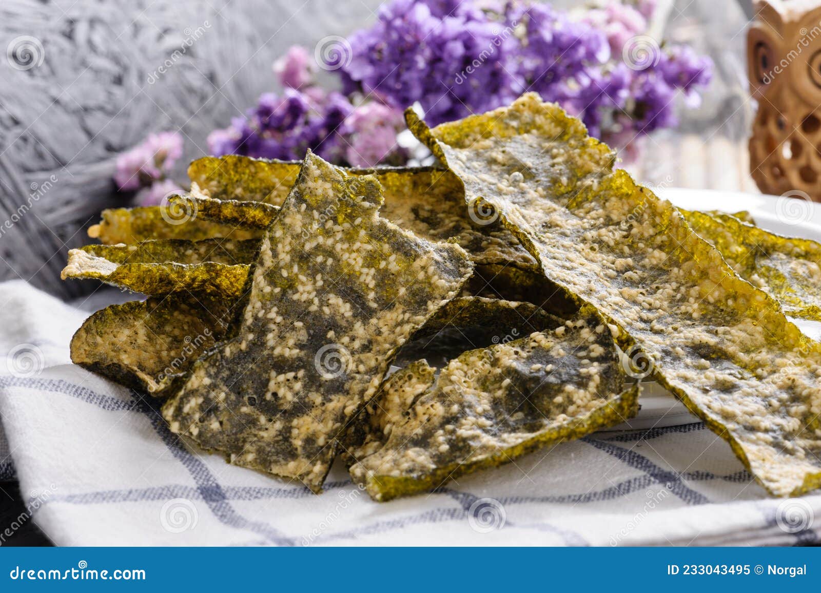 Deep fried seaweed stock image. Image of nori, eatable - 233043495