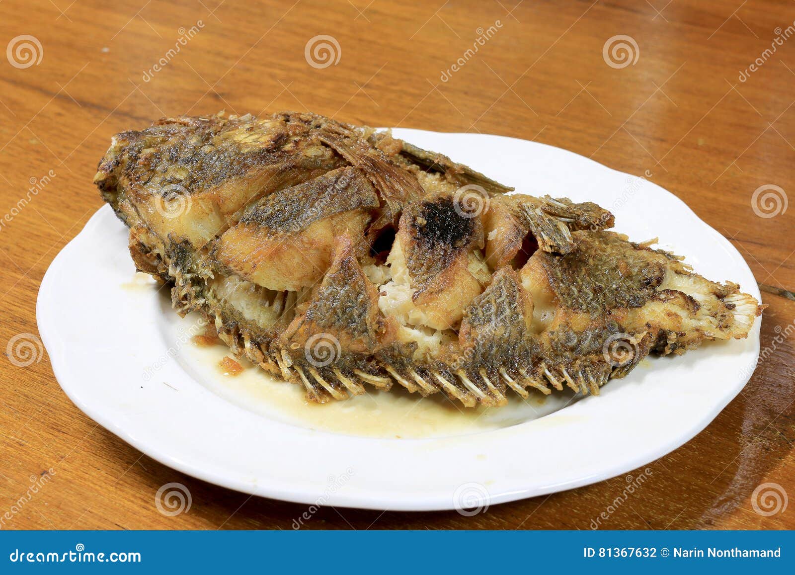 Deep Dishes Stacked In Piles On A Kitchen Counter In A Fast Food ...