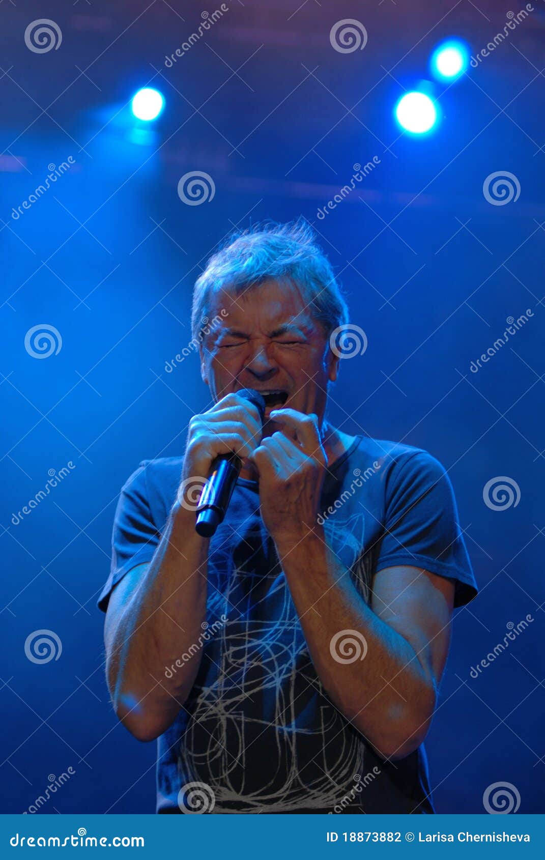 Deep Purple Singer Ian Gillan, Bassist Roger Glover, Drummer Ian Paice ... Deep Purple Singer Ian Gillan, Bassist Roger Glover, Drummer Ian Paice ...