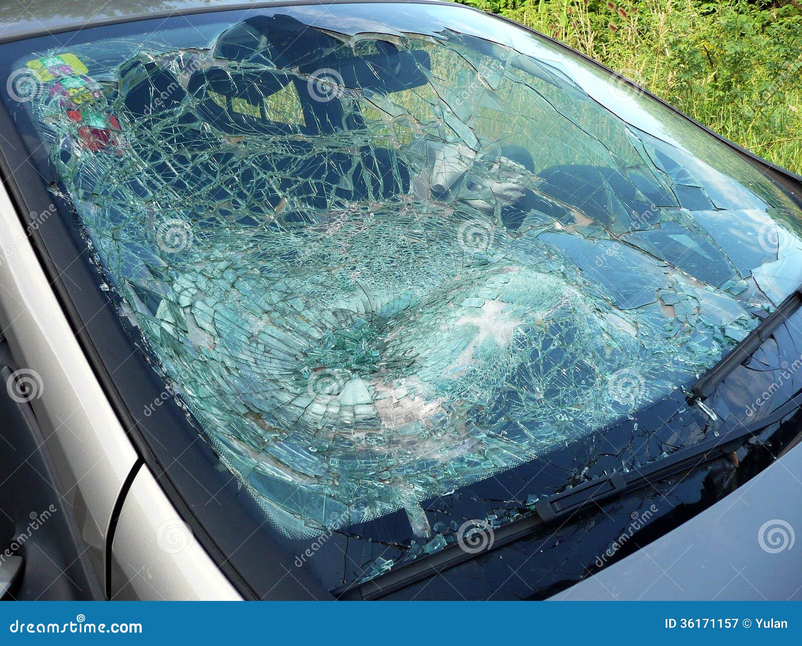 Defekte Autofensterscheibe stockbild. Bild von versicherung - 36171157