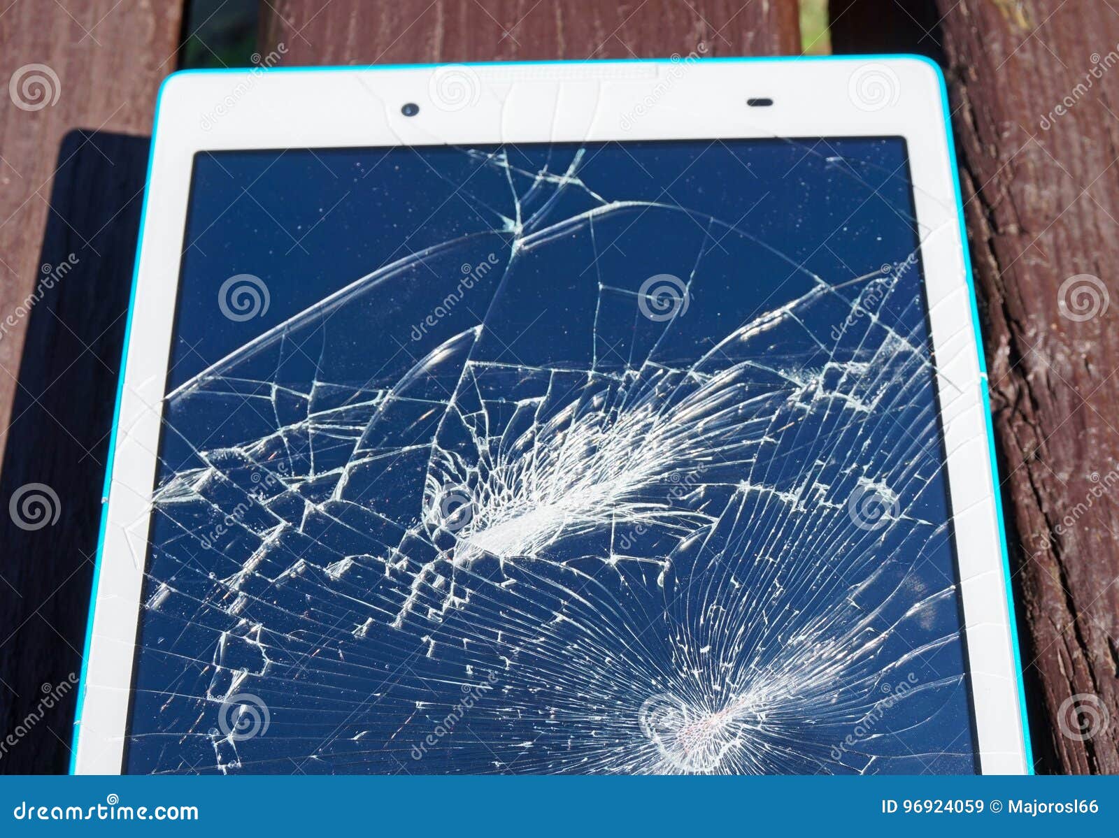 Defekte Tablettenanzeige stockbild. Bild von leerzeichen - 96924059