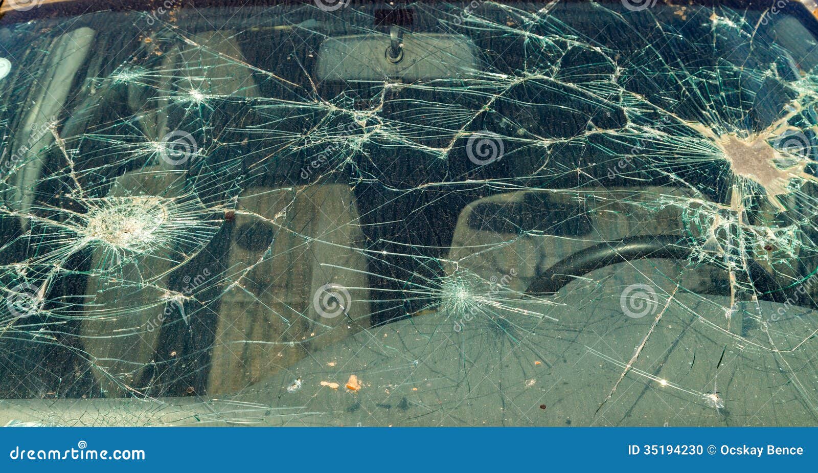 Defekte Windschutzscheibe stockfoto. Bild von versicherung - 35194230