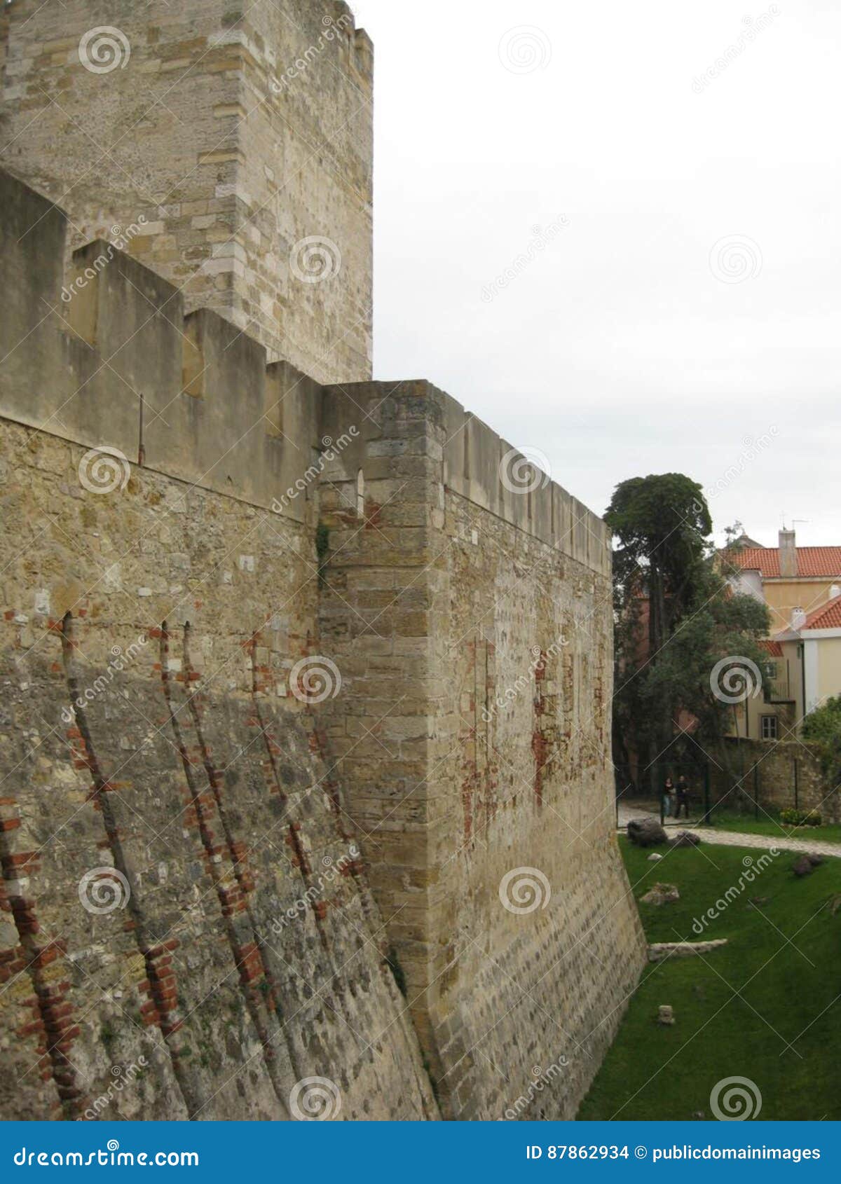 Defense-walls-of-sao-jorge-castle Picture. Image: 87862934