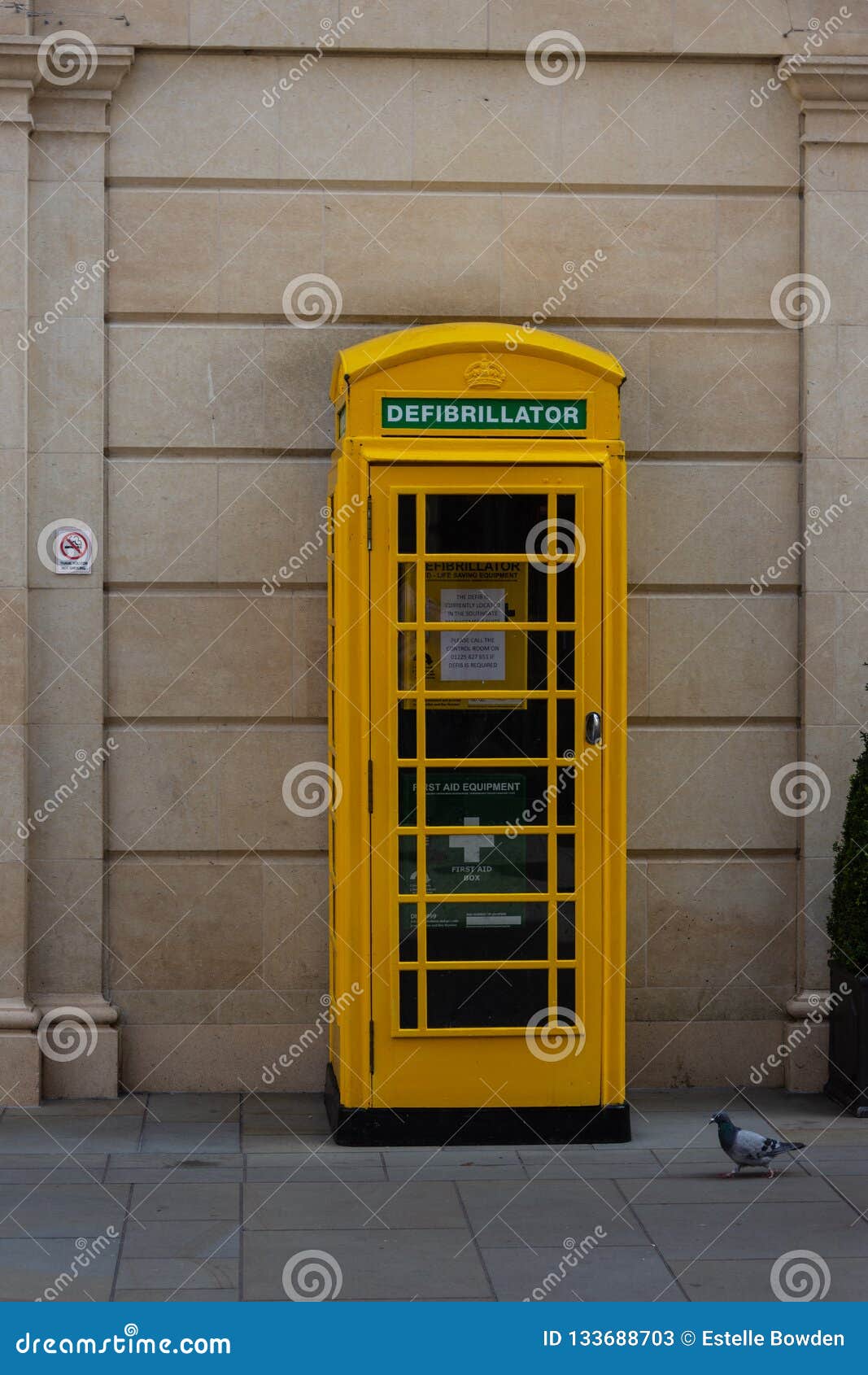 Defibrillator in a Telephone Box Editorial Stock Photo - Image of ... Defibrillator in a Telephone Box Editorial Stock Photo - Image of ...