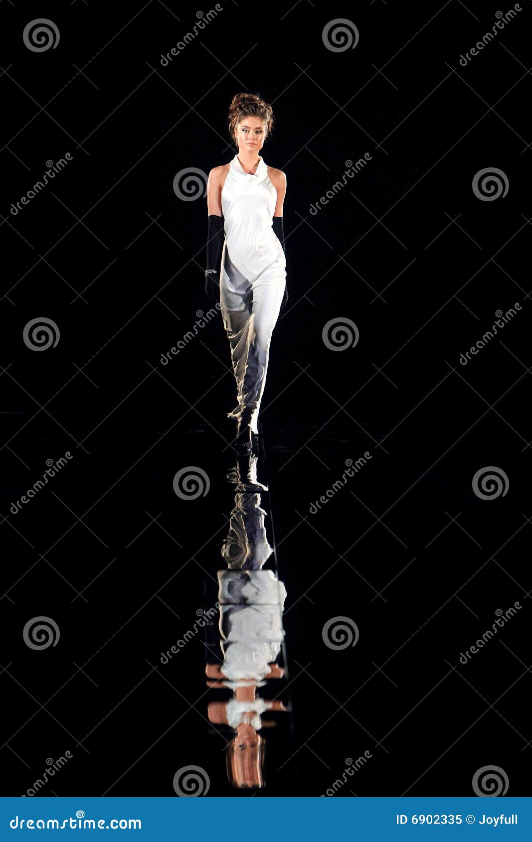 Defile 2 editorial image. Image of beauty, glamour, girls - 6902335