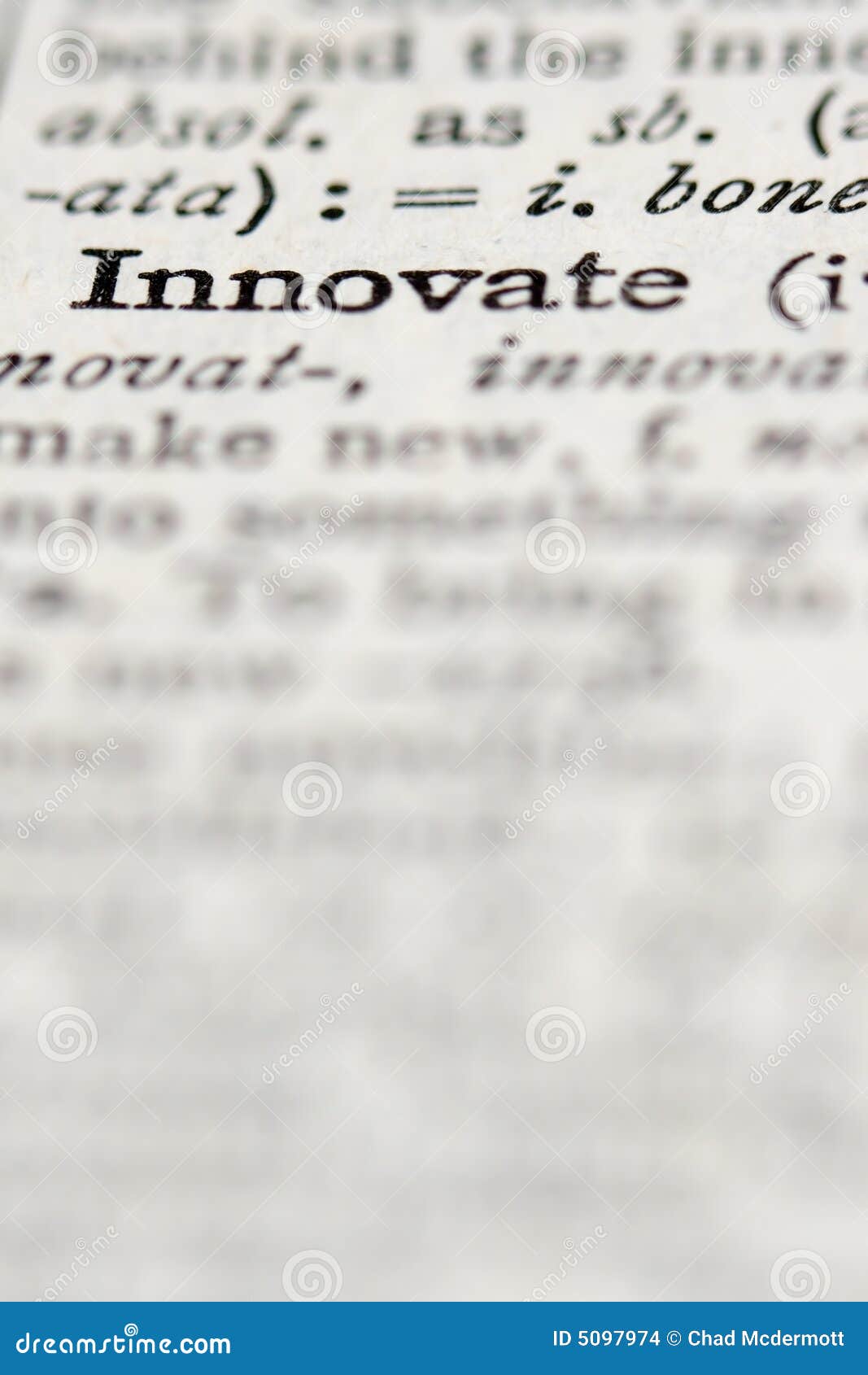 Definitie in Een Woordenboek Stock Foto - Image of brieven, thuiswerk ...