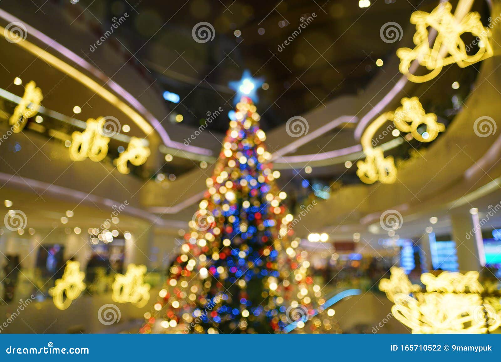 Defocused Star on Top Christmas Tree Decorative Light, Abstract Blurred ...