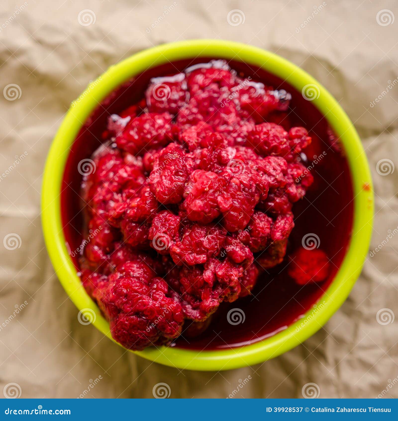 Defrosted raspberries stock image. Image of defrosted - 39928537