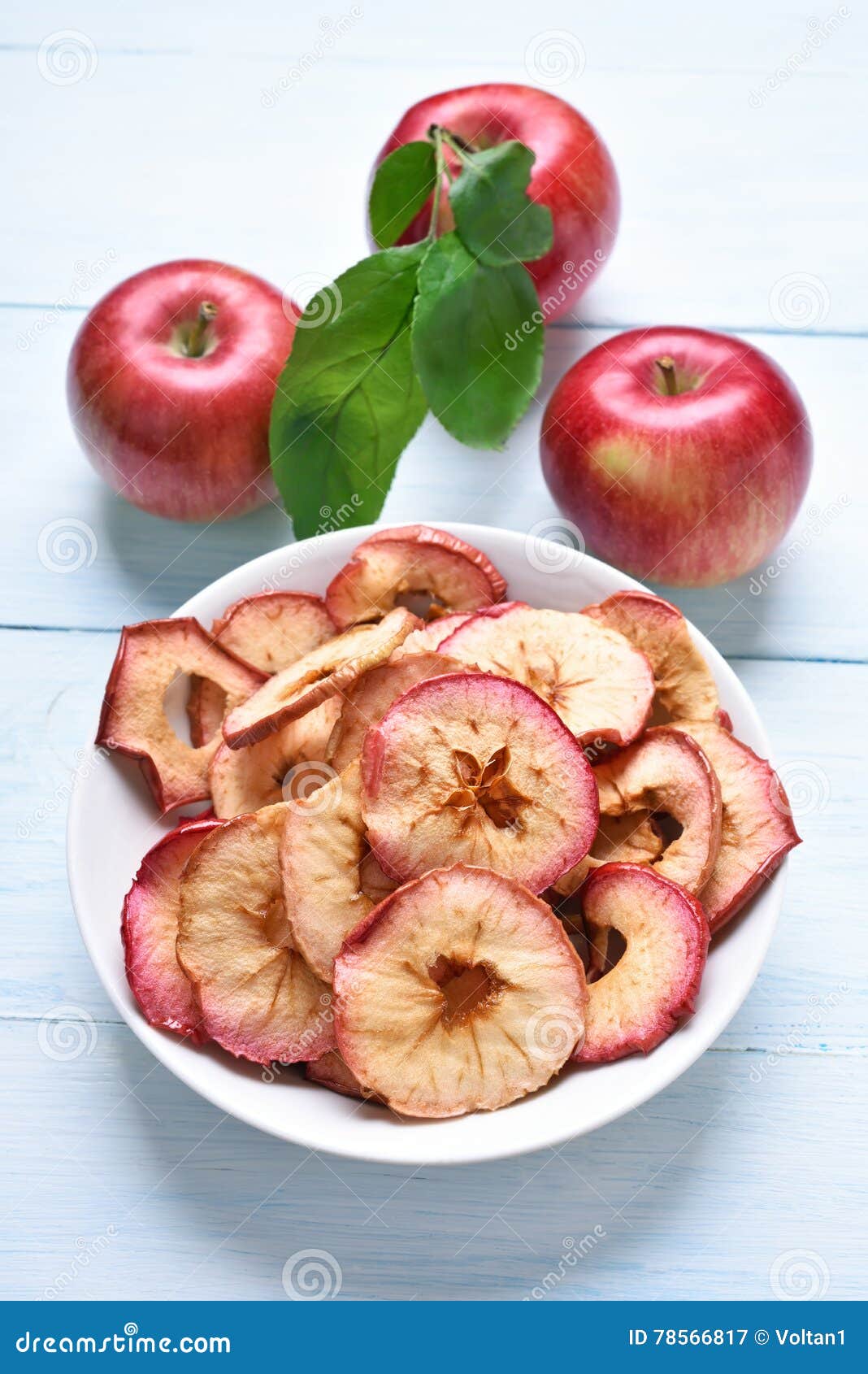 Dehydrated apples chips stock image. Image of baked, rings - 78566817