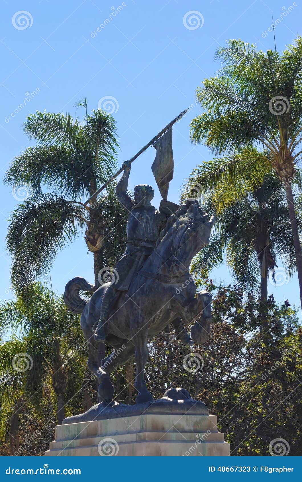 Del Cid Estatua a Caballo, Parque Del Balboa Imagen de archivo - Imagen ...