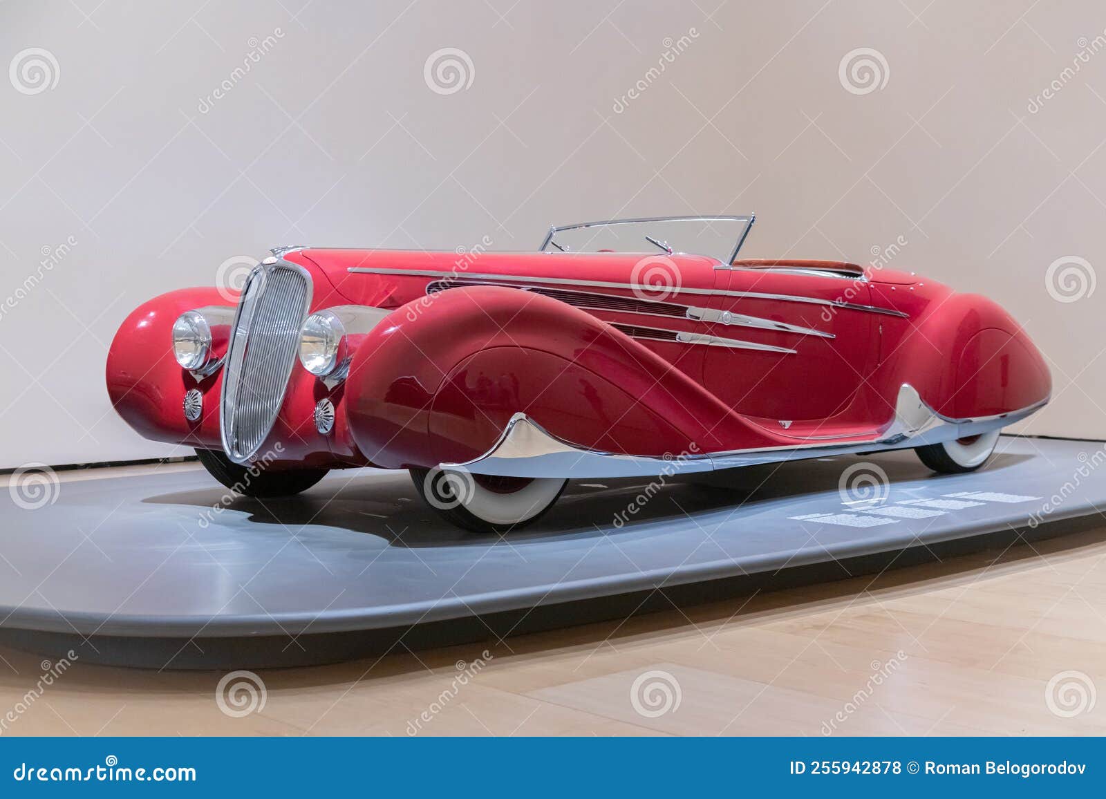 1939 Delahaye Type 165 editorial stock photo. Image of rare - 255942878