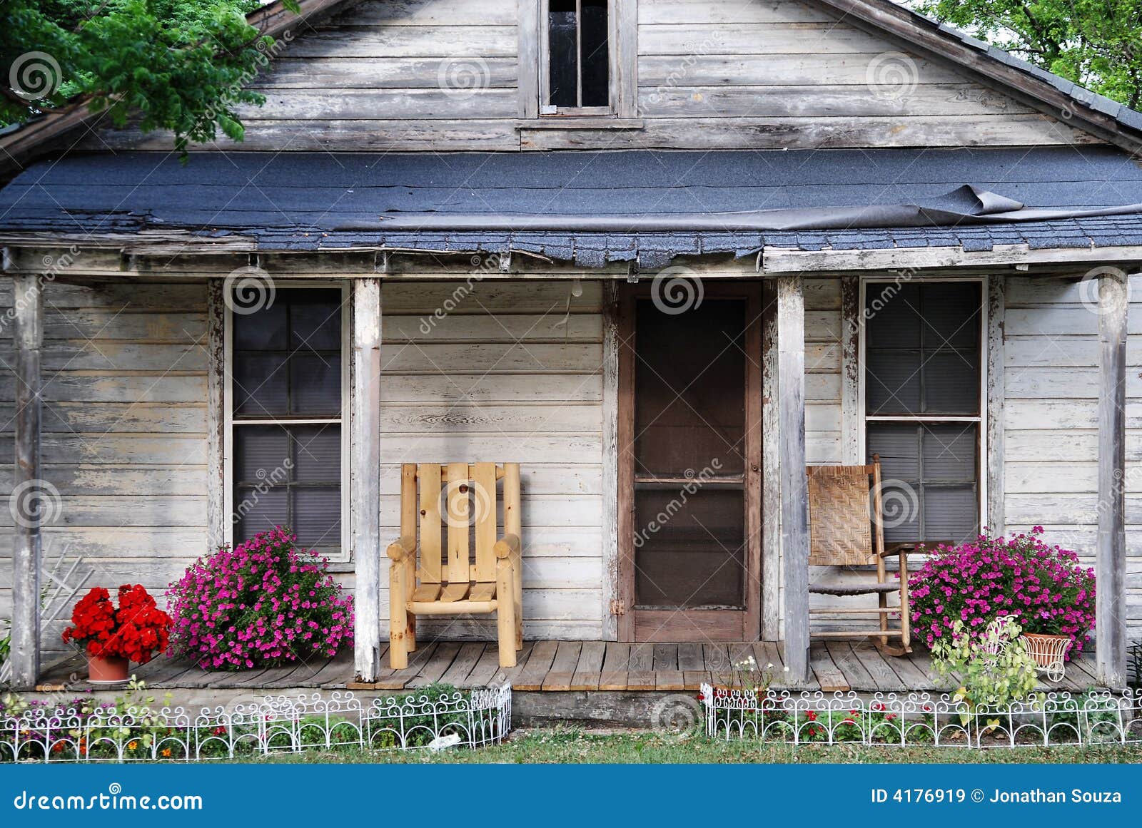 Delapidated house stock image. Image of repair, roof, falling - 4176919