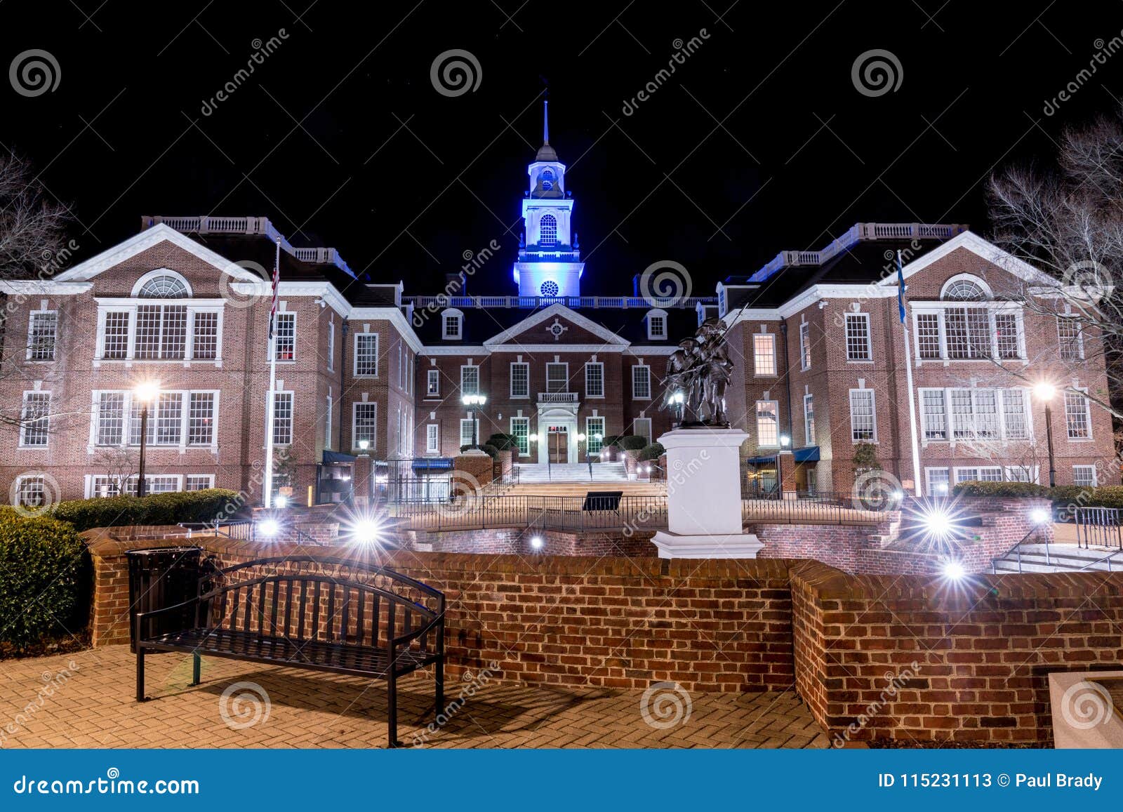 Delaware State Capitol Building Stock Image - Image of facade, clouds ...