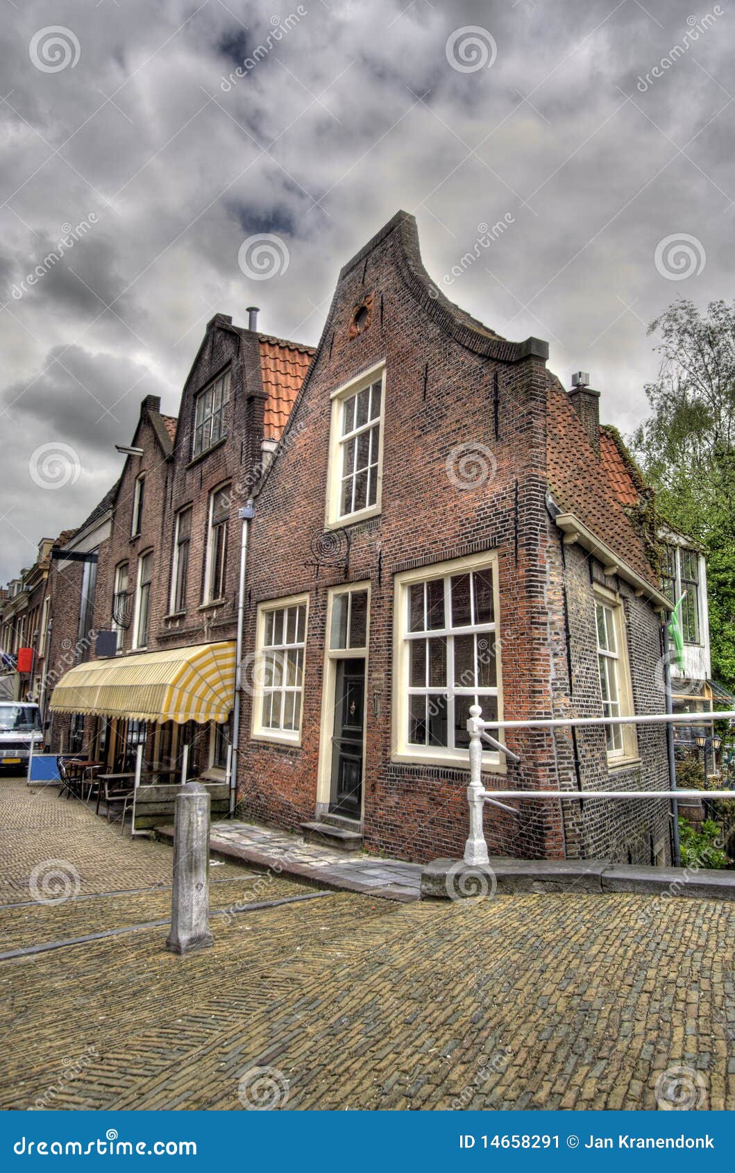 Delft House stock image. Image of water, little, historic - 14658291