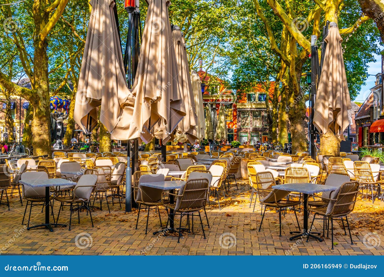 DELFT, NETHERLANDS, AUGUST 6, 2018: Beestenmarkt Square in Delft ...