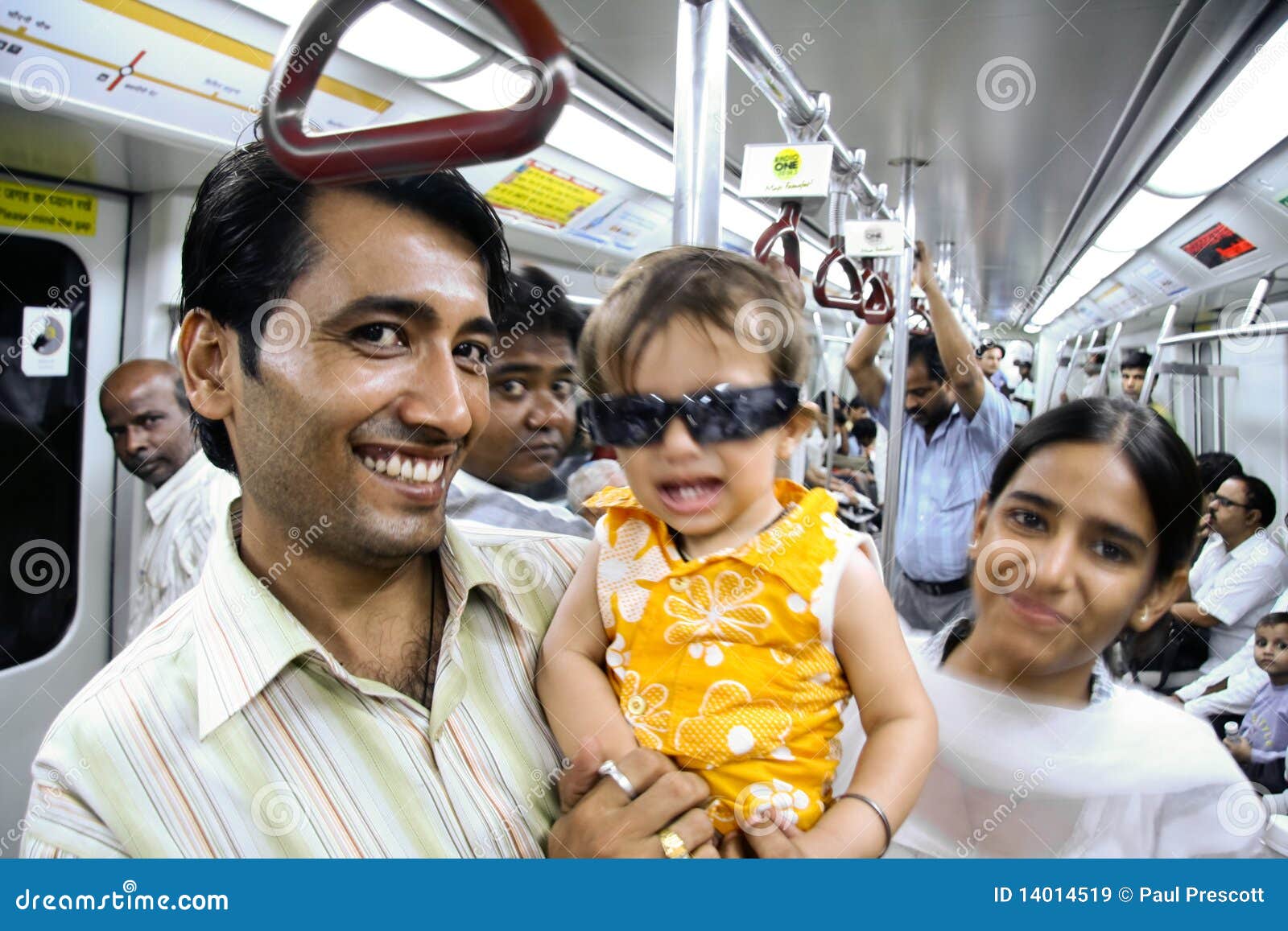 Delhi metro passengers editorial stock image. Image of commute - 14014519
