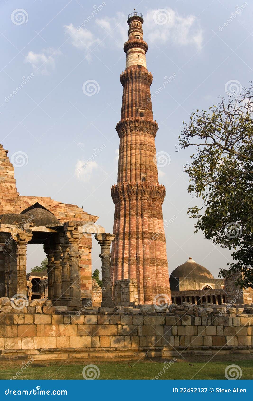 Delhi - Qutb Minar - India stock image. Image of islamic - 22492137
