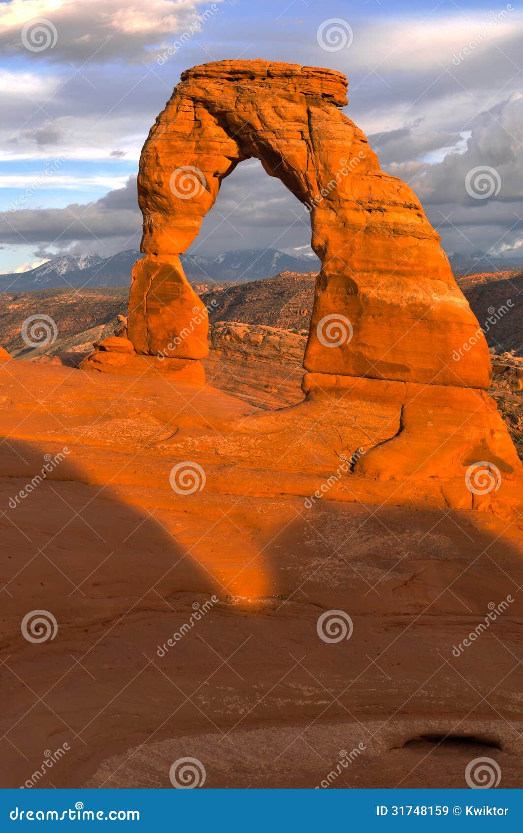 Delicate Arch at Sunset stock image. Image of landmark - 31748159