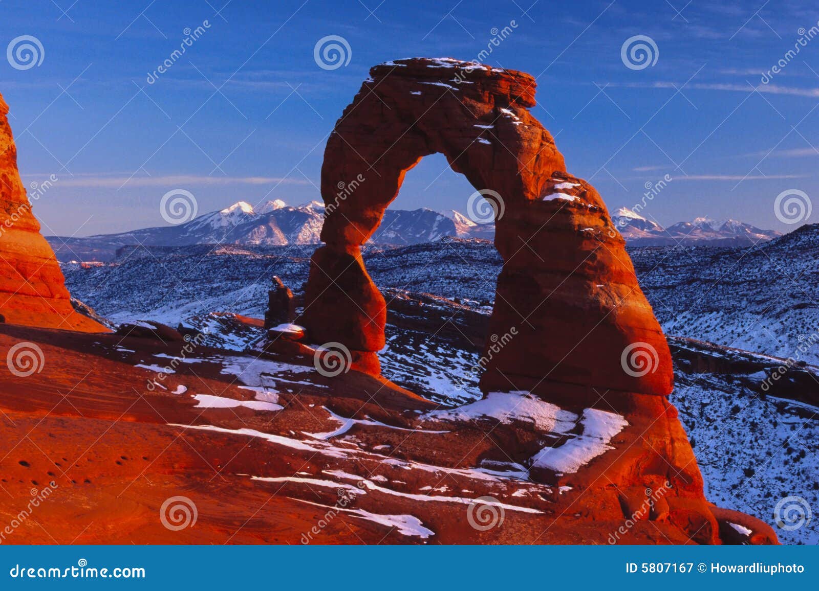 Delicate Arch Royalty-Free Stock Photo | CartoonDealer.com #16073901