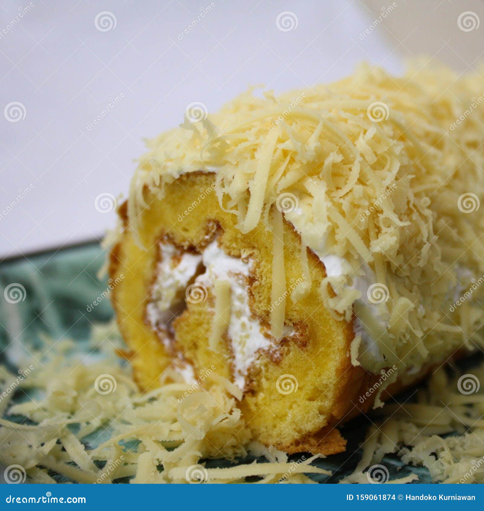 Delicioso Pastel De Rollo Casero Con Queso. Postre Foto de archivo ...
