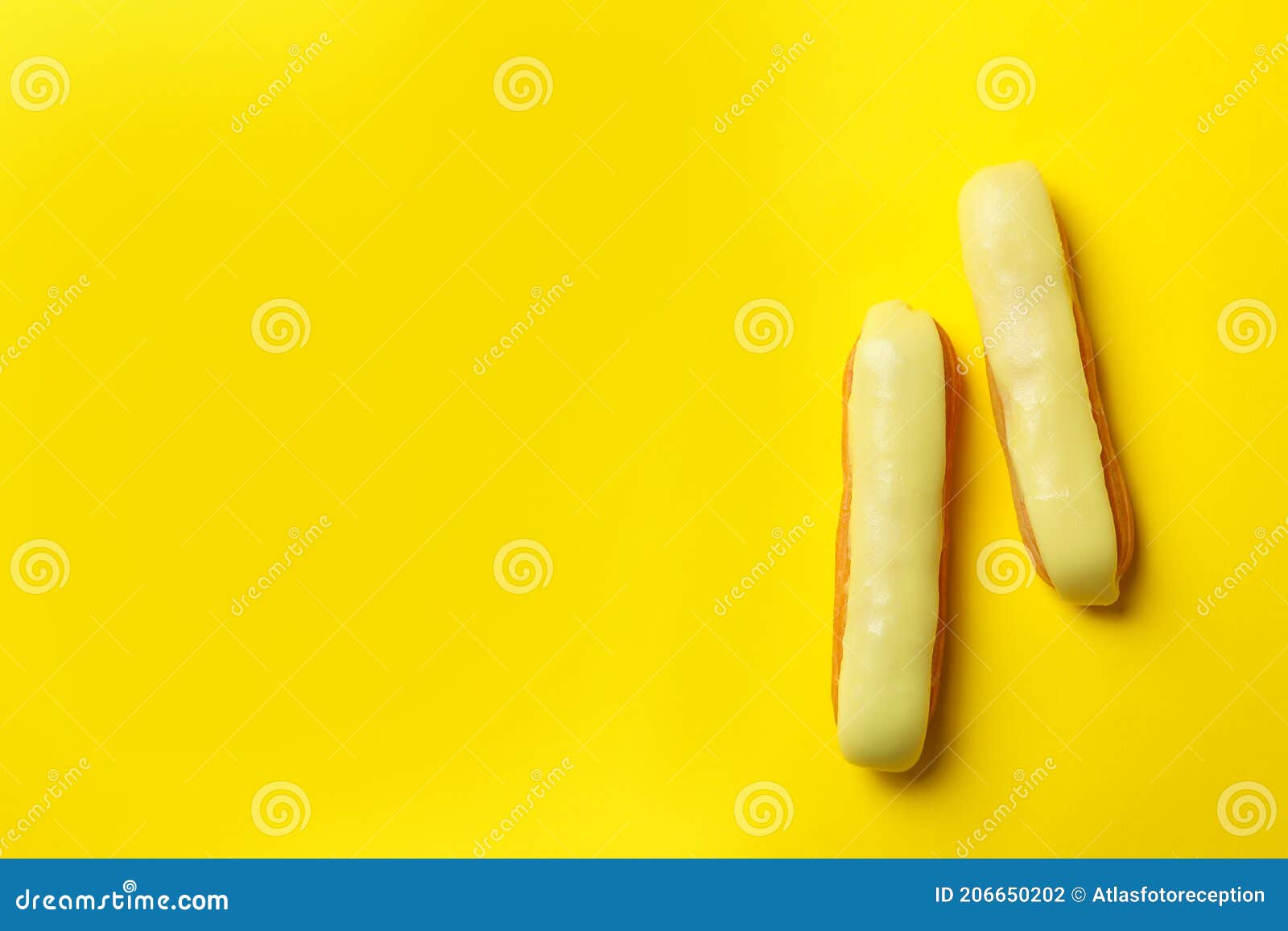 Deliciosos Eclairs Con Crema De Color Amarillo Foto de archivo - Imagen ...