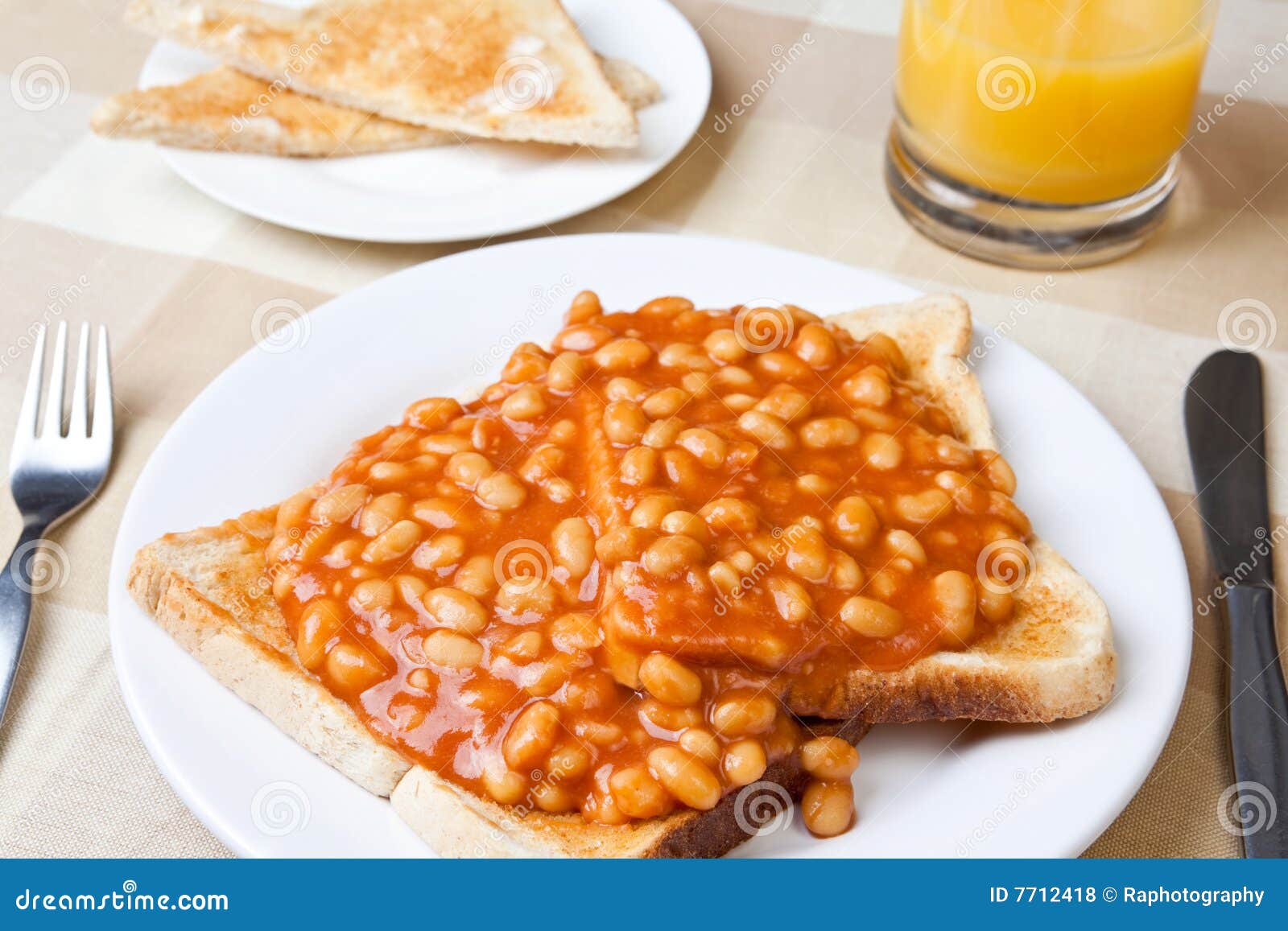 Delicious Baked Beans on Toast Stock Photo - Image of bread, baked: 7712418