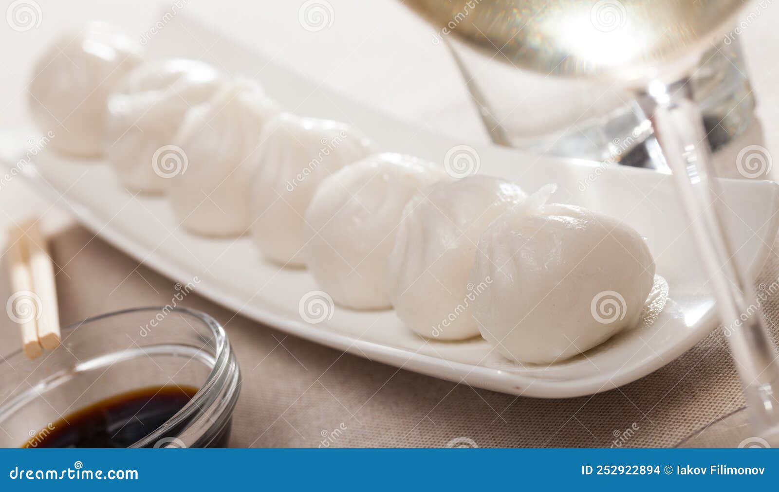 Steamed Dim Sum Served on Platter Stock Photo - Image of hong, hagao ...
