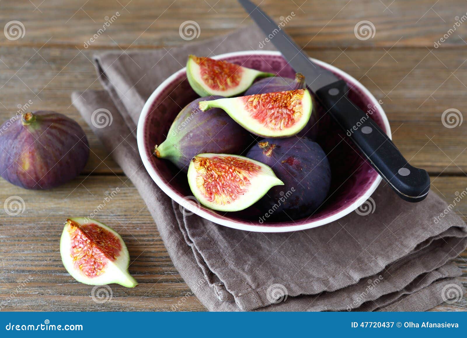 Delicious figs in a bowl stock image. Image of purple - 47720437
