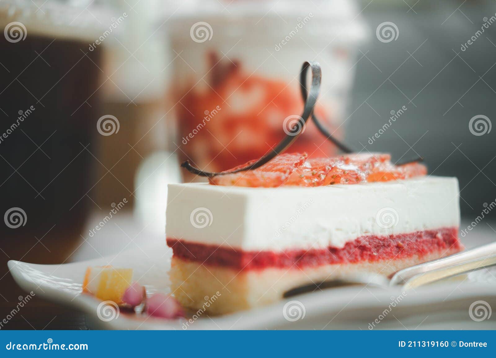 Delicious Rectangle Cheesecake with Strawberries Slice Stock Photo ...