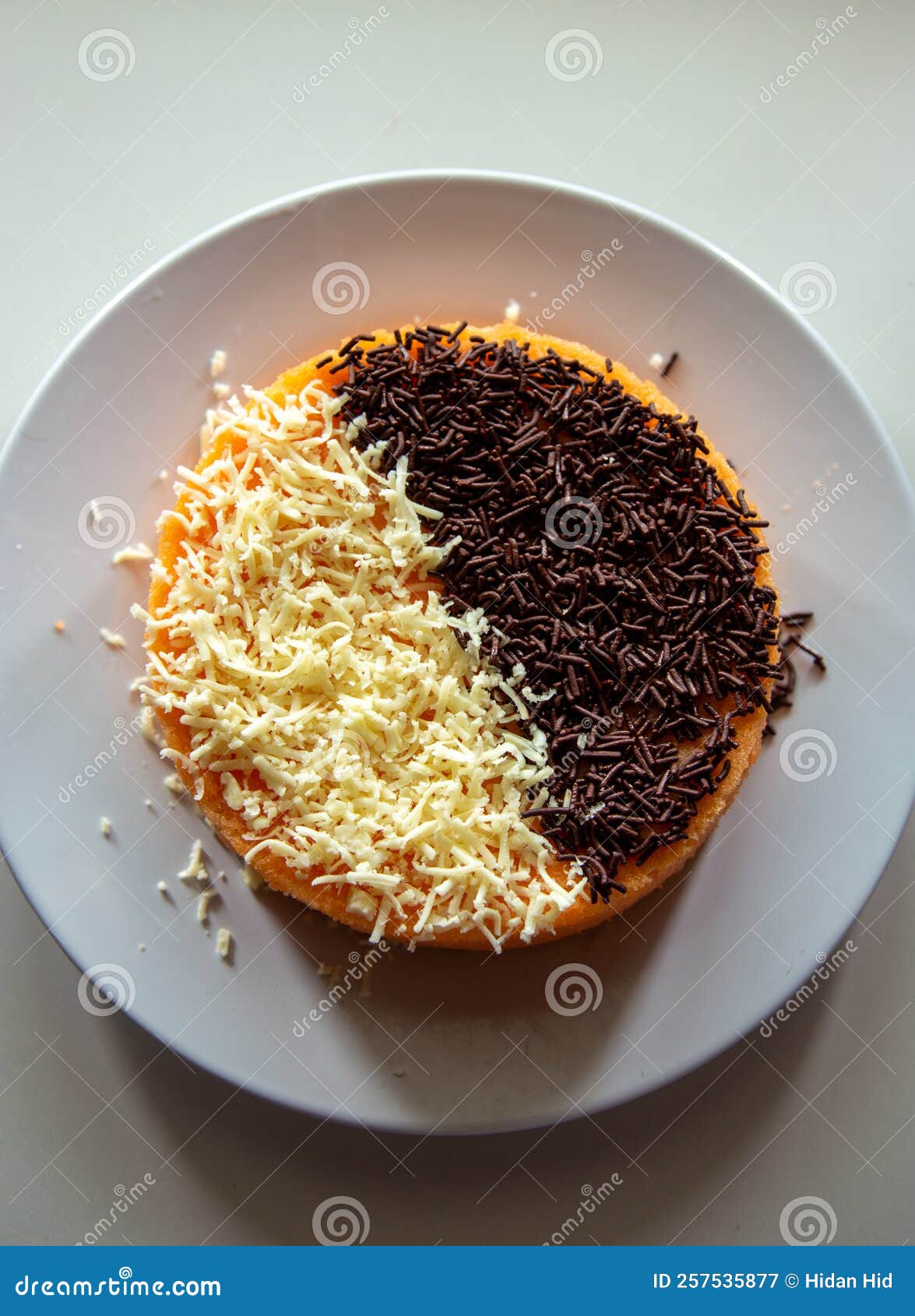 A Delicious Round Peach Cake Stock Image - Image of dessert, sweet ...