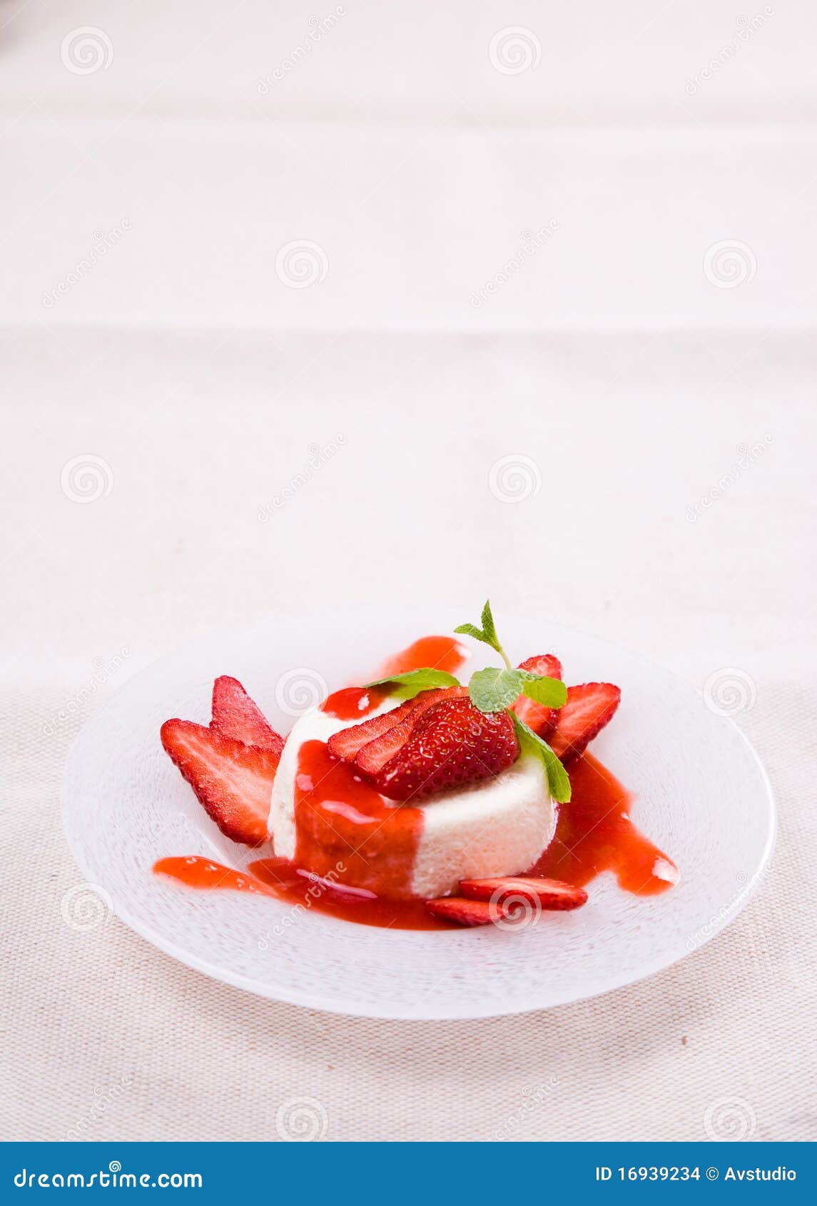 Delicious Strawberry Dessert Stock Photo - Image of italy, soft: 16939234