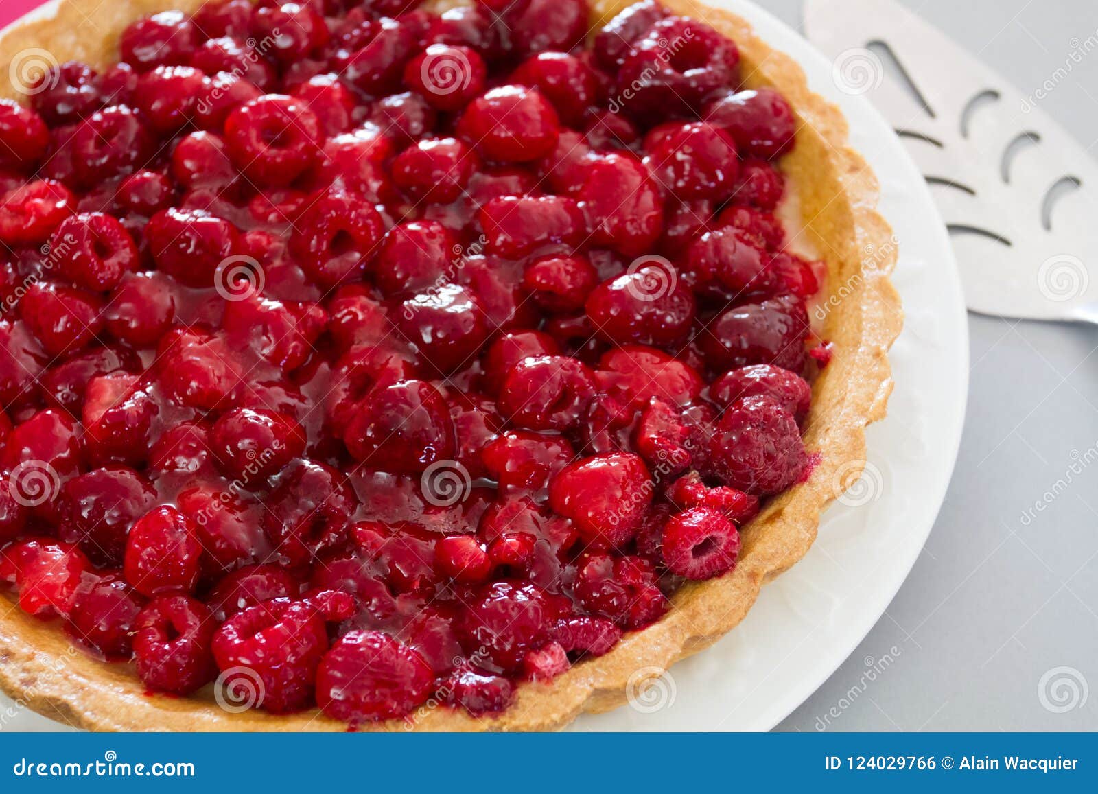 Whole raspberry tart stock photo. Image of berry, sweet - 124029766