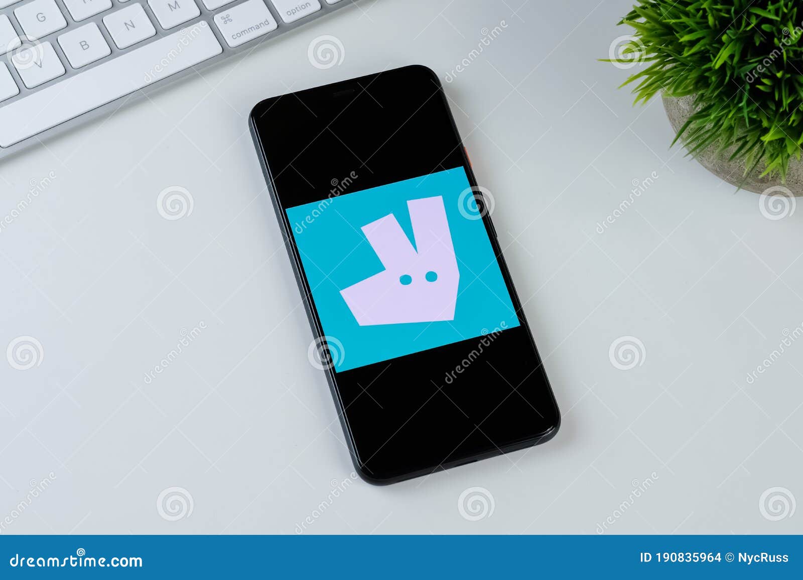 Deliveroo App Logo on a Smartphone Screen. Editorial Stock Image ...