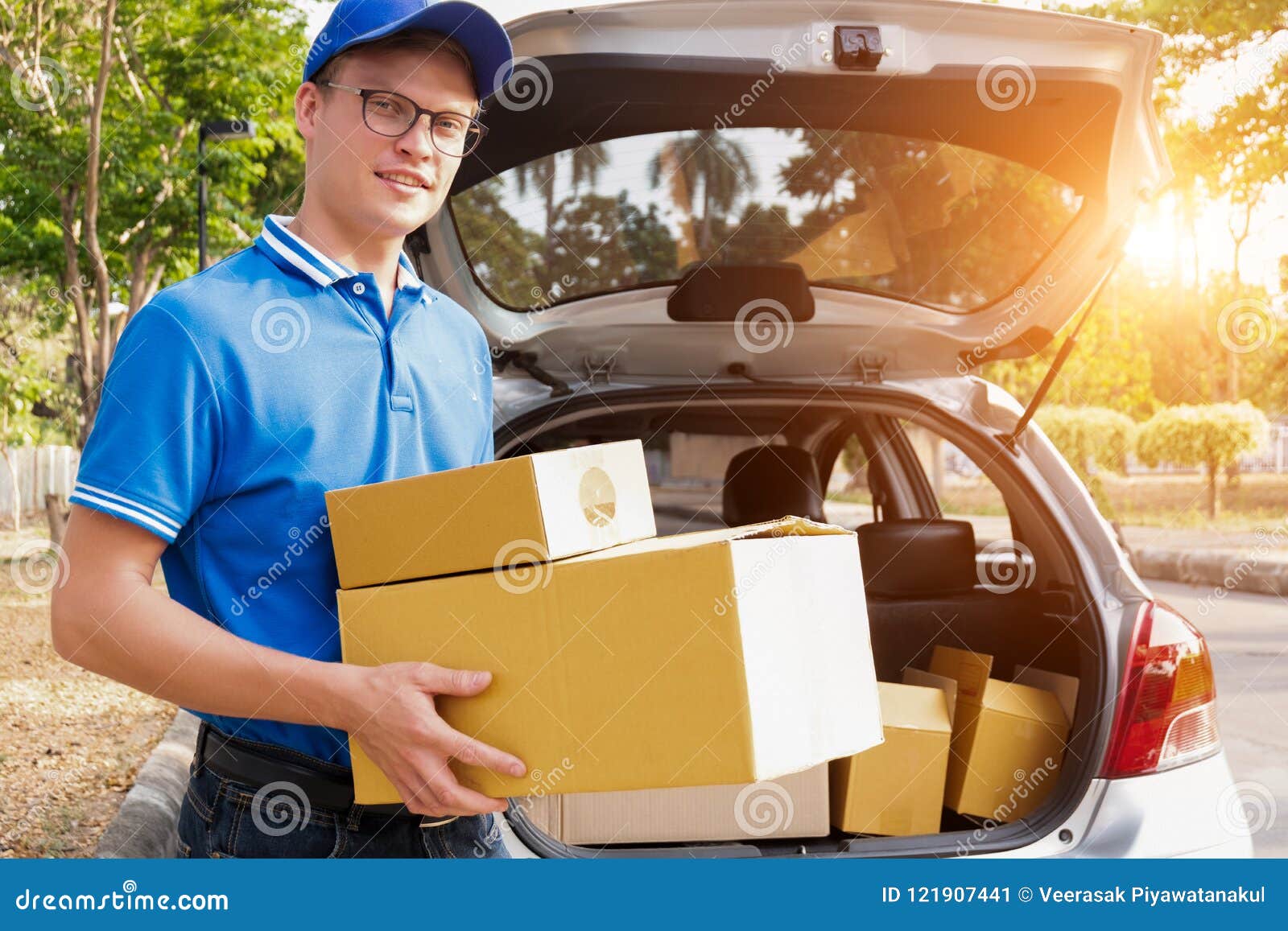 Delivery Man Holding Package Box To Service Delivery, Delivery C Stock ...