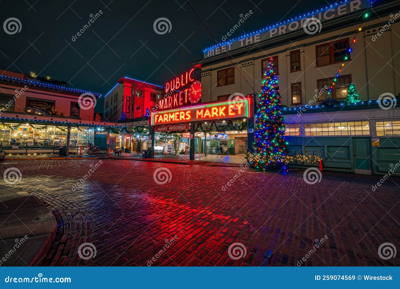 Delivery and Setup Process at Pike Place Market at Night, Christmas ...