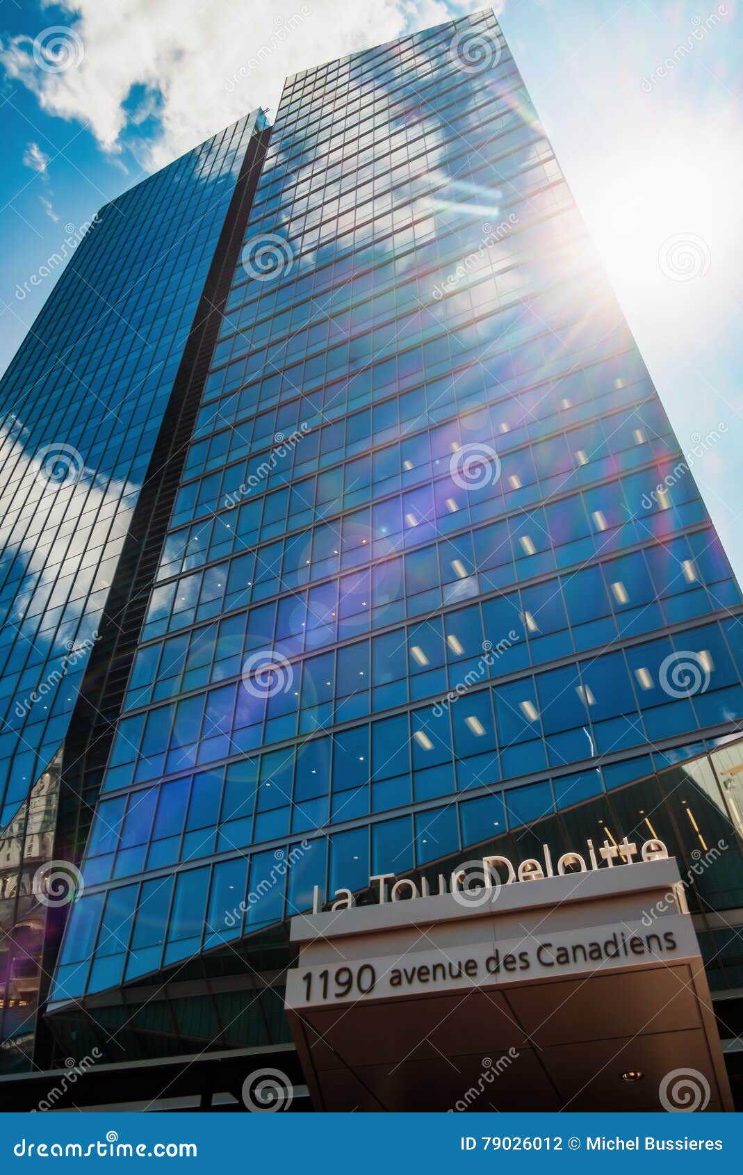 Deloitte se eleva fotografía editorial. Imagen de primero - 79026012