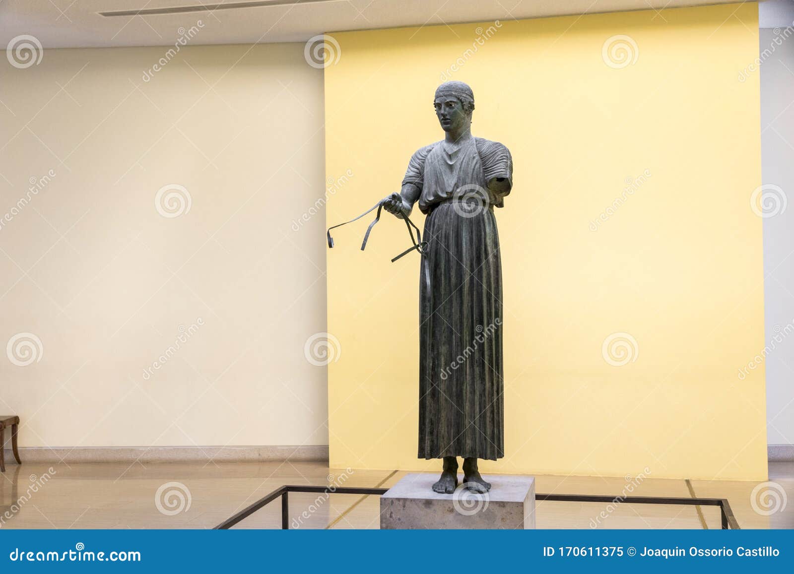 The Charioteer of Delphi editorial image. Image of antique - 170611375