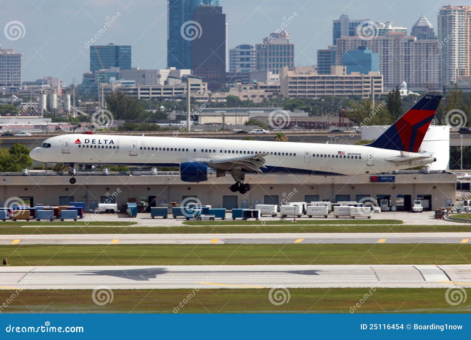 Delta Air Lines Boeing 757 editorial stock image. Image of airliners ...