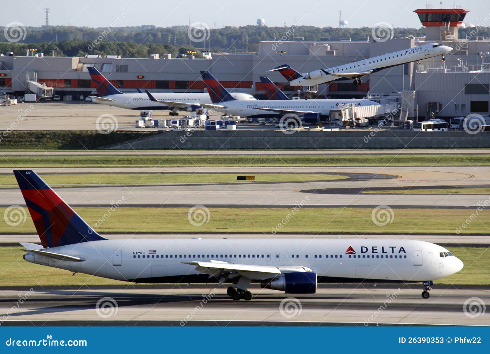 Delta Airline editorial stock photo. Image of technology - 26390353