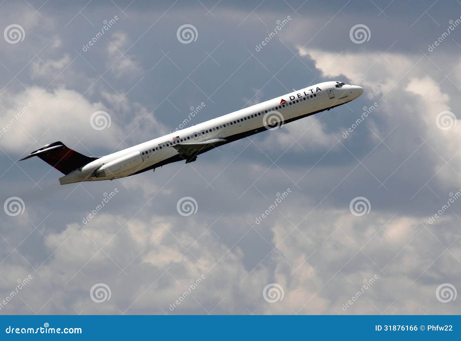 Delta plane flying editorial photo. Image of commercial - 31876166