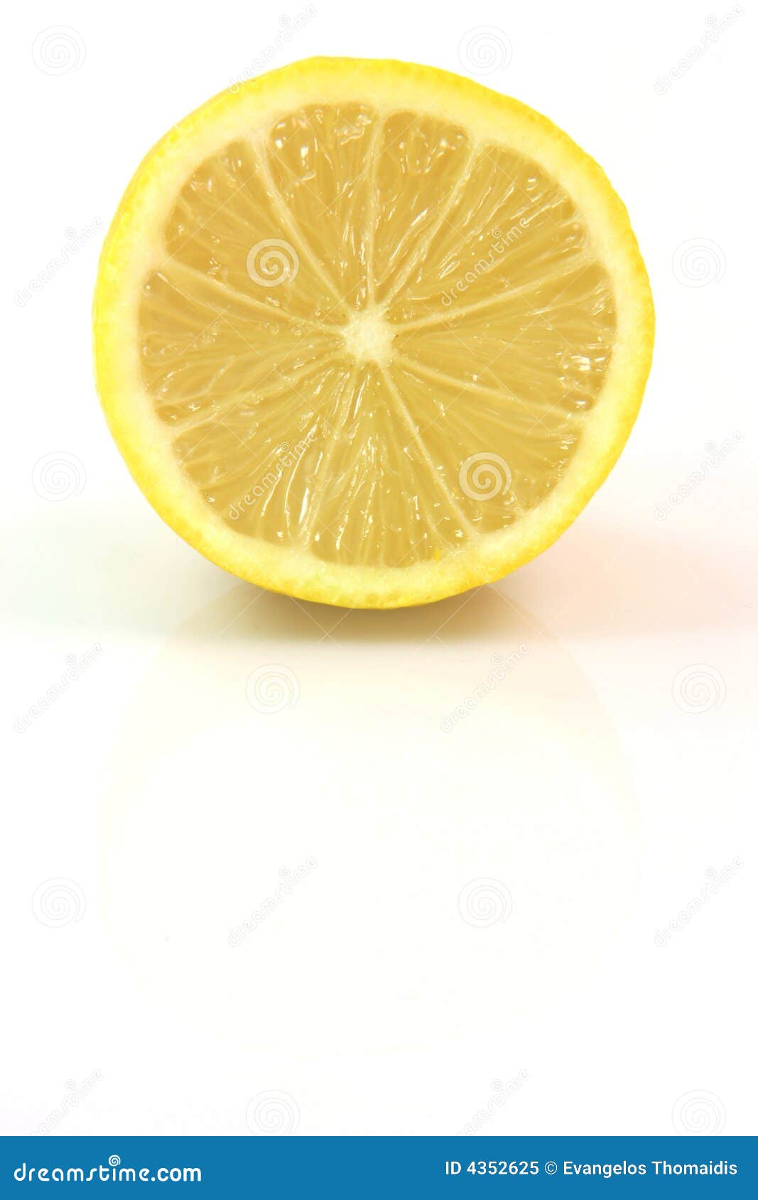 Demi de citron image stock. Image du nutrition, citron - 4352625