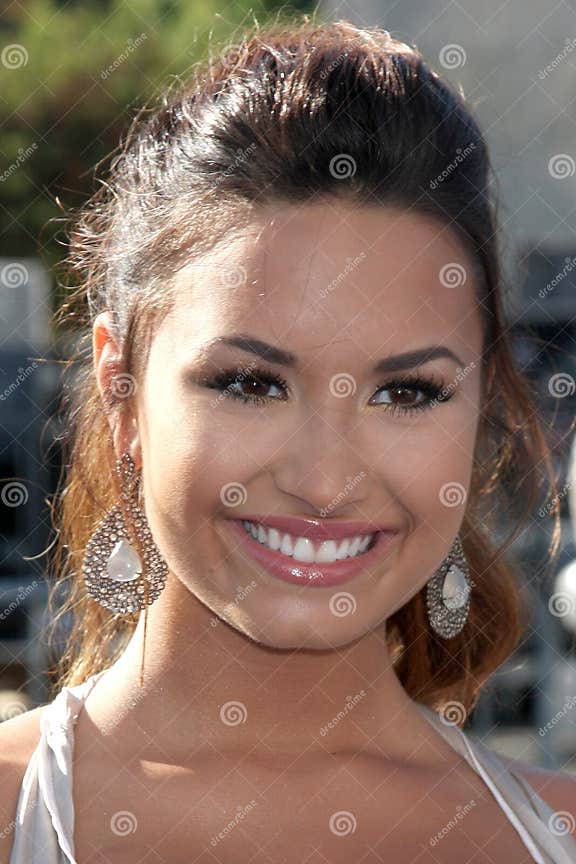 Demi Lovato editorial image. Image of awards, hollywood - 23343300